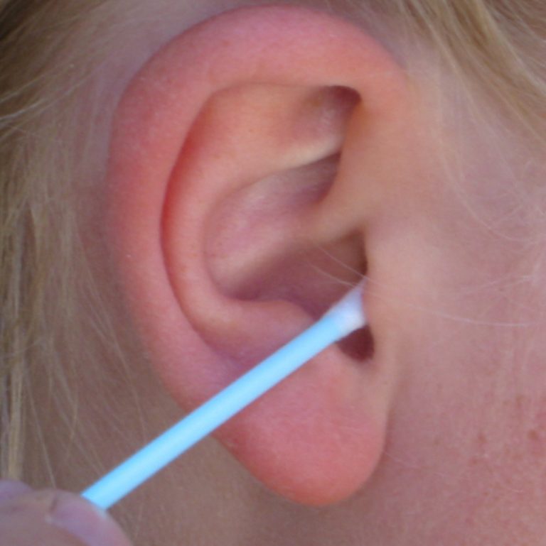 Oordruppels - Keel-Neus-Oorheelkunde en Heelkunde van het Hoofd-Halsgebied